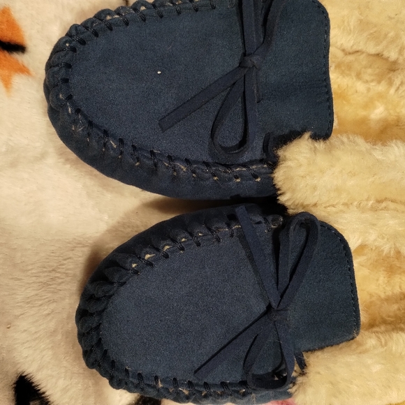 Floopi | Shoes | Floopi Melanie Moccasin Faux Suede Slippers | Poshmark